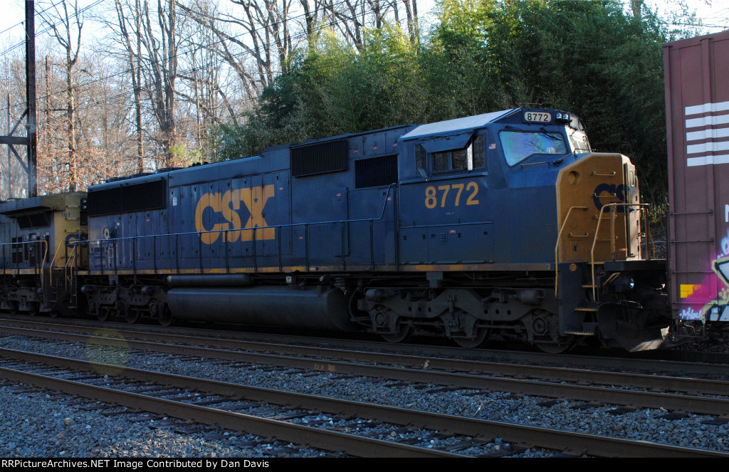 CSX SD60M 8772 trails on Q300-29